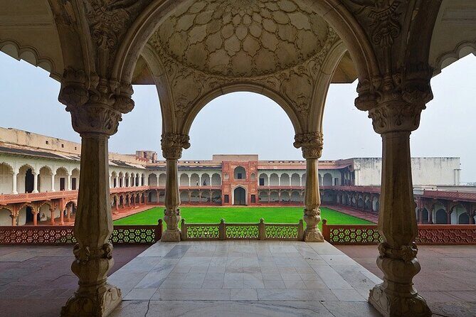 Private Sunrise half-day tour at Taj Mahal with visiting to Agra Fort - What Reviewers Say