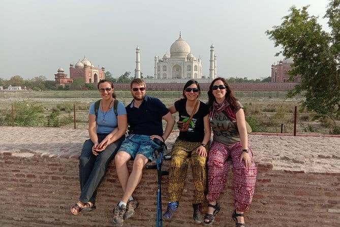 Private Taj Mahal and Agra Full-Day Tour From Delhi - Exploring Agra Fort