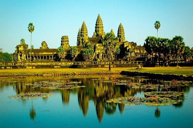 Private Taxi from Siem Reap to Phnom Penh - Speak English Driver - Who Should Consider This Tour?