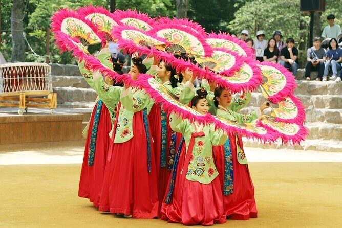 Private Tour around Suwon UNESCO Fortress and Korea Folks Village - The Cultural Treasure of Korea Folk Village