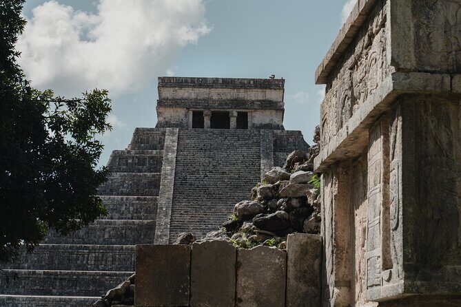 Private Tour Chichen Itza, Izamal , Cenote and Sabor Yucateco - The Early Morning Start at Chichen Itza