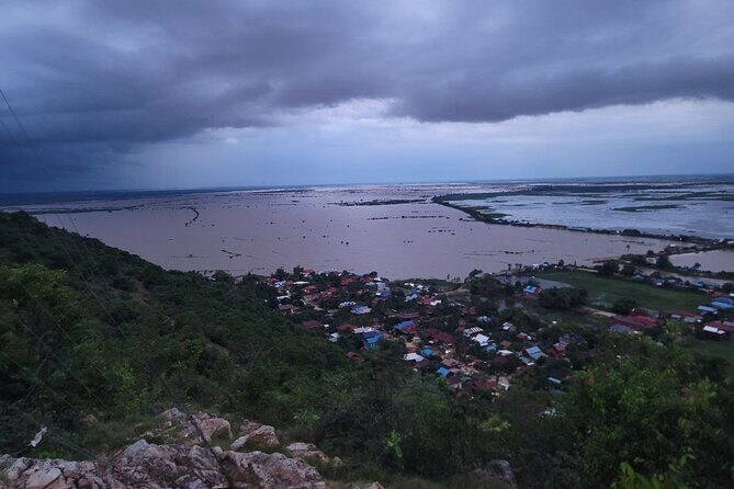 Private Tour Hiking and Trekking to Phnom Krom - Who Should Consider This Tour?