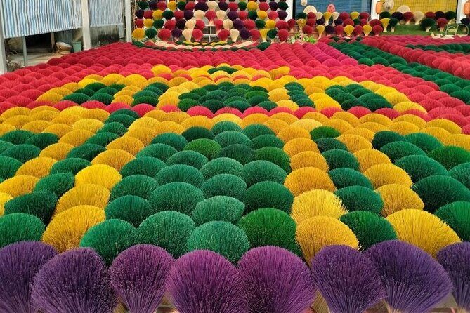 Private Tour Incense Village, Hat village & Train Street Coffee - Coffee and a Train Passing by at Hanoi Train Street