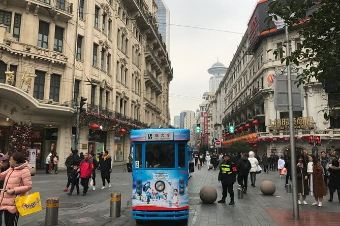 Private Tour of FengjingTown and Shanghai Must-see Attractions with Pickup - The Iconic Bund and Shanghai’s Skyline