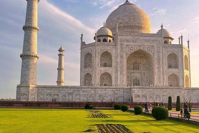 Private tour to Agra with Taj Mahal & Agra Fort by Car - The Itinerary in Detail: What to Expect from Dawn to Dusk