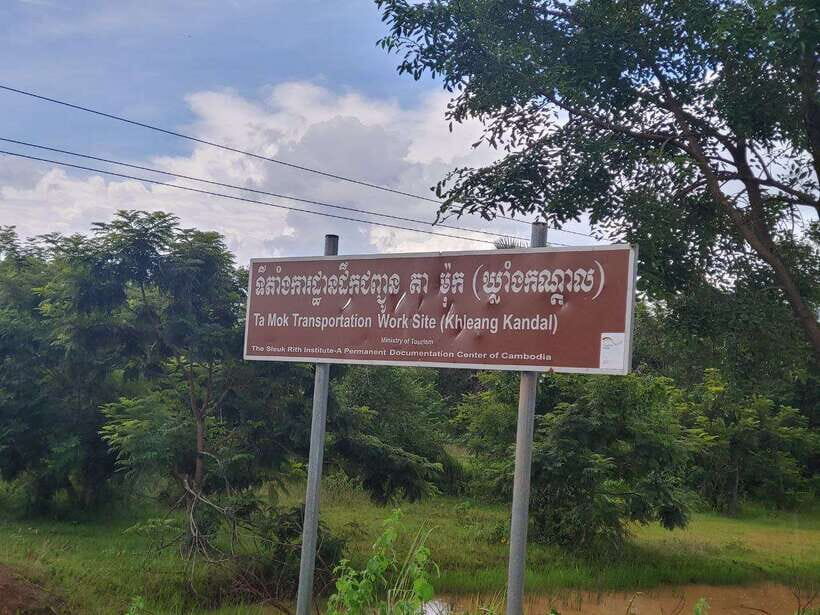 Private Tour to Anlong Veng (Khmer Rouge Stronghold) - Authenticity & Personal Stories