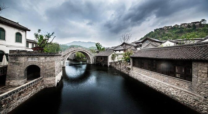 Private Tour to Gubei Water Town and Simatai Great Wall with Cable Car and Lunch - Authentic and Well-Balanced Experience