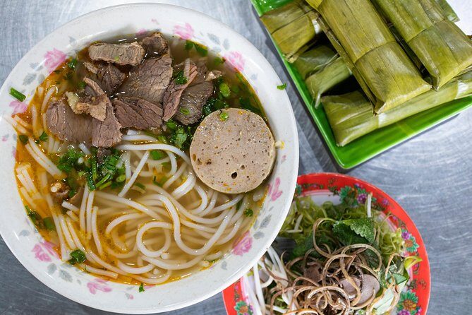 PRIVATE Walking STREET FOOD with GIRLPOWER locals - FAQs