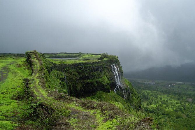 Pune to Lonavala Monsoon Drive in Private Vehicle - Transportation and Logistics