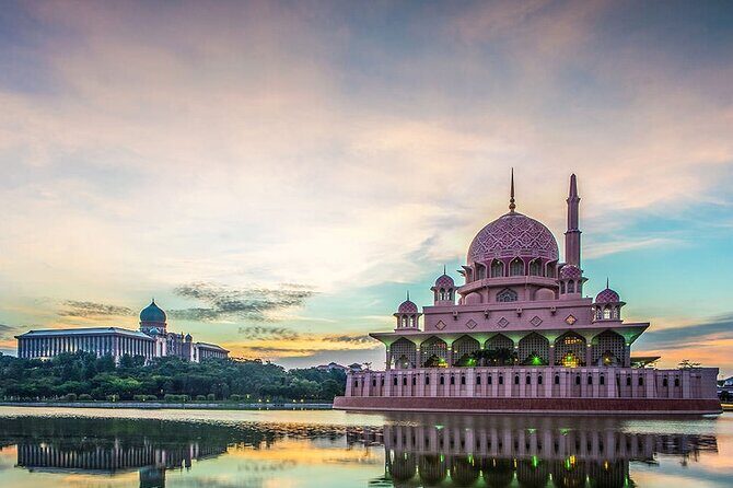 Putrajaya City Tour with Batu Caves and Traditional Boat Ride - A Closer Look at the Itinerary