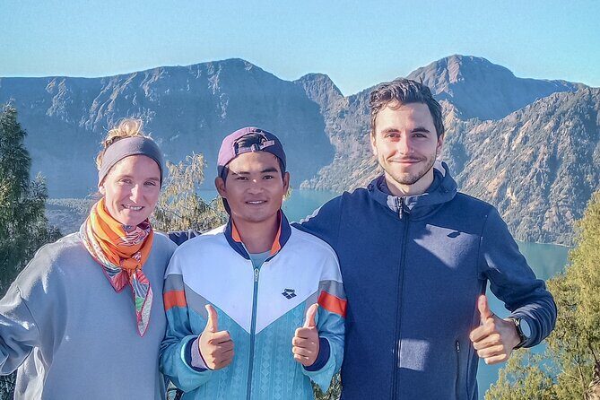 Rinjani Trekking 2D1N Senaru crater rim - The First Day: Forests, Views, and a Gradual Climb