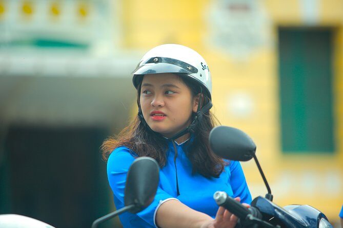Saigon Half Day Motorbike City Tour with GirlPower | KissTour - The Authenticity and Unique Perspective