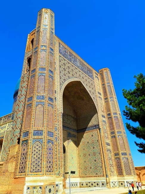 Samarkand: Historical City Walk with Local Stories - Embracing Local Life at Siab Bazaar