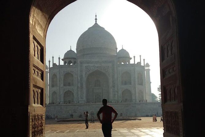 Same Day Delhi Agra Delhi Tour by private Car - The Journey to Agra: What to Expect