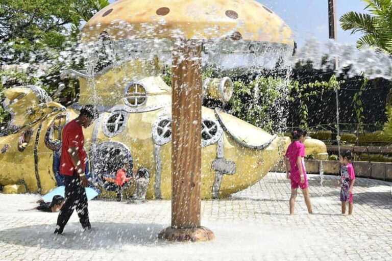 Selangor: Wet World Water Park Shah Alam Entrance Ticket - How the Rides and Attractions Stack Up