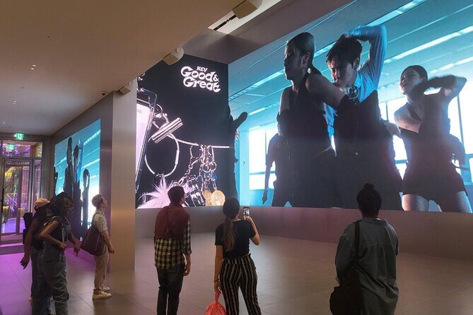 Seongsu-dong Walking Tour: K-Pop, Culture, Cheer, Friends & Relax - Cultural and Commercial Highlights