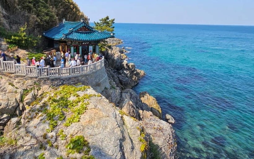 Seoraksan & Naksan Temple Autumn Day Trip from Seoul - Exploring Seoraksan National Park