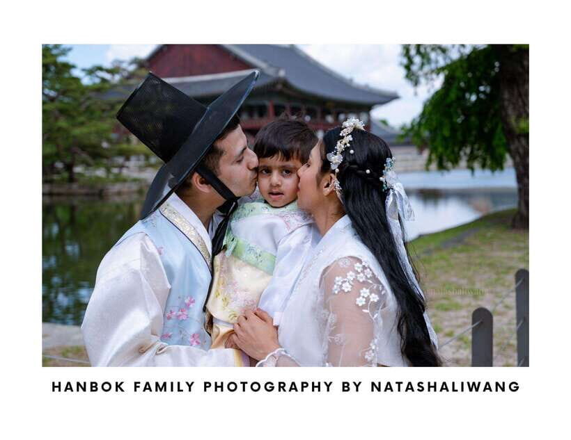 Seoul: (English Speaker) Palace Exclusive Family Photoshoot - Analyzing the Value