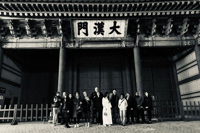 Seoul: Evening Dark History, Folklore & Ghost Story Walking Tour - The Guide’s Role: Knowledgeable, Engaging & Respectful