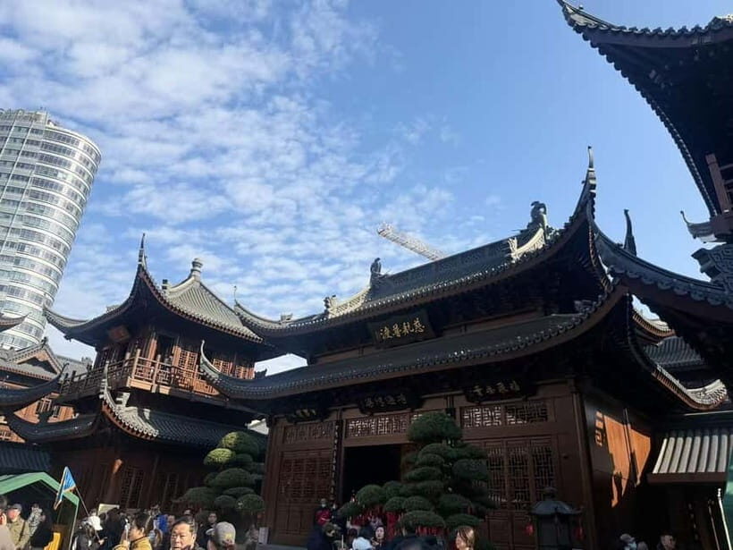 Shanghai: 3-hour Street Food and Temple Tour - Exploring Shanghai’s Hidden Spiritual and Food Culture