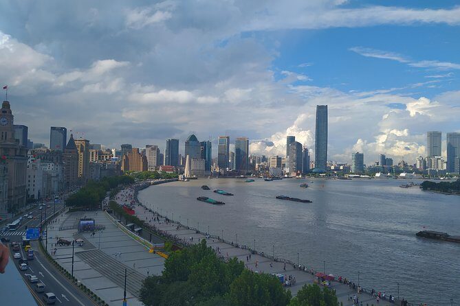 Shanghai day tour customized:Bund,YuGarden,Shanghai Tower,HuangpuRiver,Nanjinglu - The Practical Side: Transport, Timing, and Cost