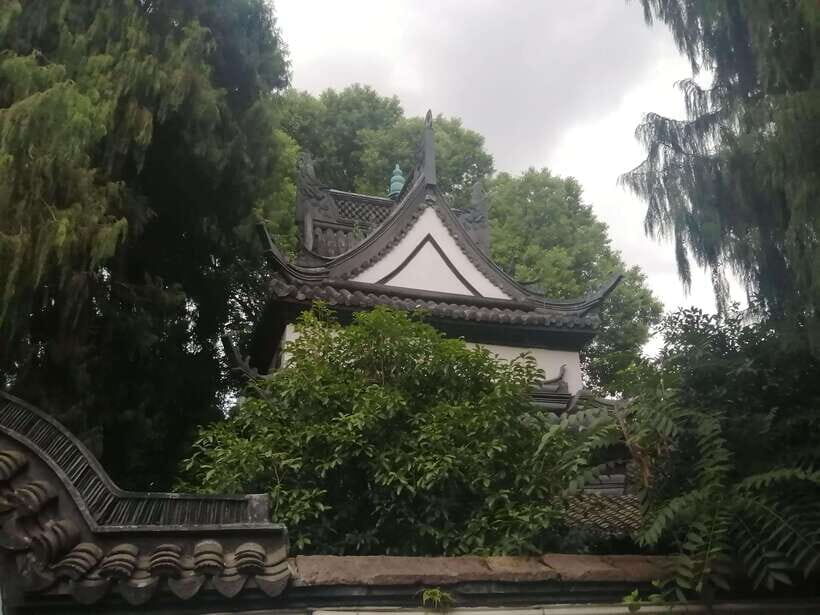 Shanghai: Guanding Temple and Muslim Mosque Guided Tour - What Makes This Tour Special?