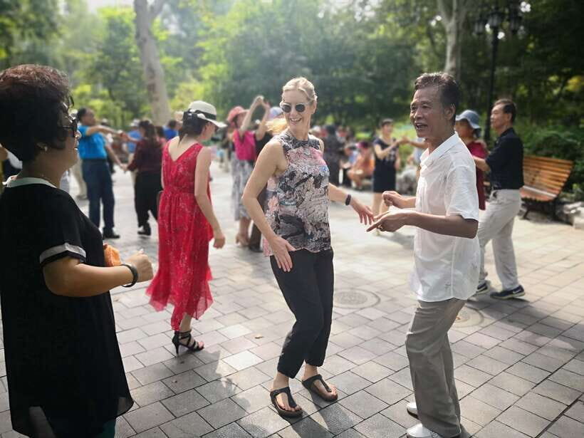 Shanghai Must-See and Foodie Test Bike Tour( Day & Night) - Detailed Breakdown of the Itinerary