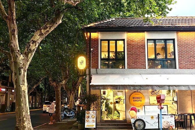 Shanghai Old Town Citywalk with a Discovery Challenge - Practical Details and Tips