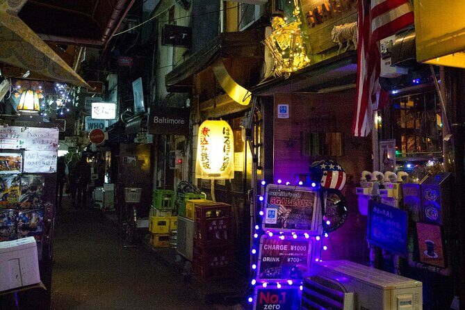Shinjuku Golden-gai and Kabuki-cho Bar Hopping with Master Guide - The Experience from Reviews