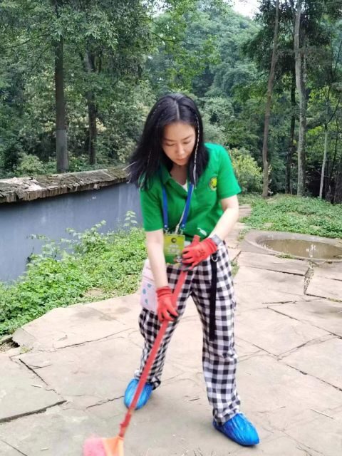 Sichuan: Big Panda Volunteer Day tour - Participating in Panda Care: The Heart of the Day