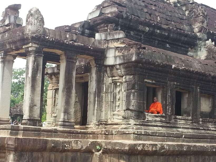 Siem Reap: Angkor Wat Half-Day Trip with Local Guide - Who Should Consider This Tour?