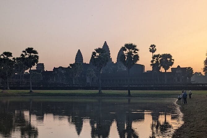 Siem Reap Temple Tuktuk Tour: Explore Angkor Wat and beyond. - Exploring the Temples: What to Expect