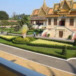 Sightseeing and historical tour in Phnom Penh - Lunch at Local the Restaurant