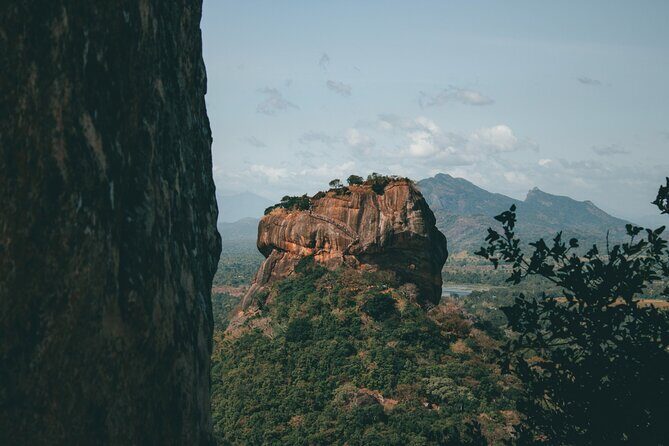 Sigiriya & Dambulla Day Tour From Negombo - Dambulla Town & Surroundings: Additional Highlights