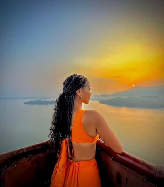 Sigiriya: Hot Air Balloon Ride - Landing and Celebrating