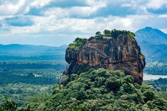 Sigiriya Rock Dambulla Cave and Village Tour From Trincomalee - Exploring the Itinerary: What to Expect