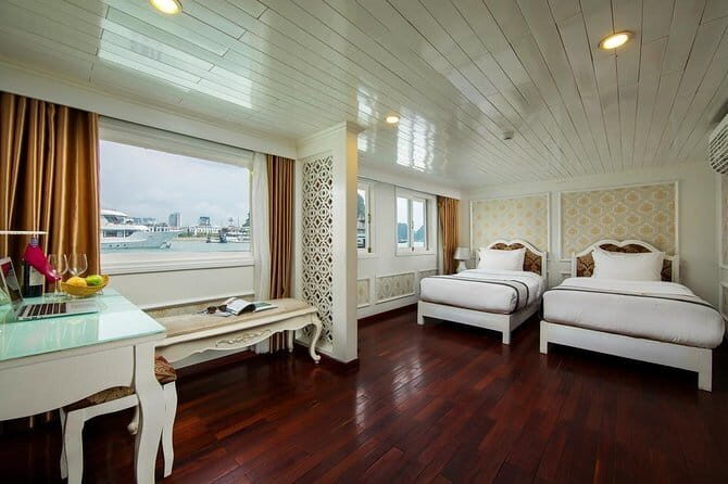 Signature Royal Cruise 2 Days 1 Night - What Sets This Cruise Apart?