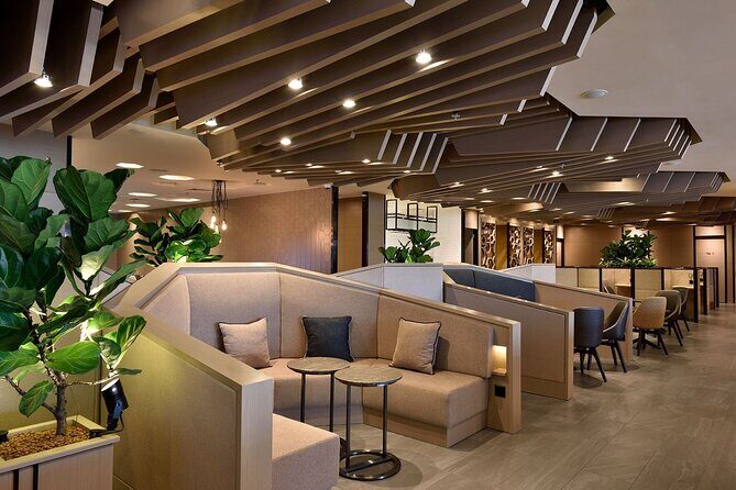 Singapore Changi Airport Plaza Premium Lounge at Terminal 1 - The Experience — What to Expect