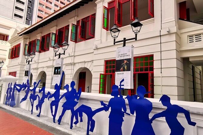 Singapore Street Food and Ethnic Quarters Kick Scooter Tour - From Markets to Majestic Hotels