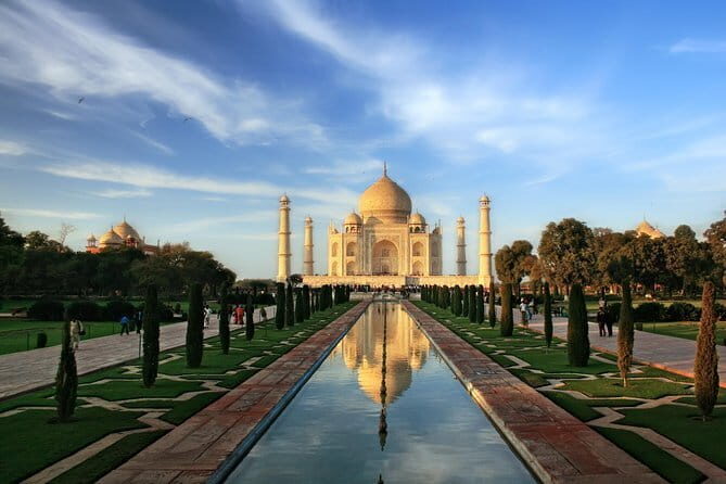 Skip the Line :Guided Taj Mahal & Agra Tour From Jaipur - Visiting the Taj Mahal: The Iconic White Marble Marvel