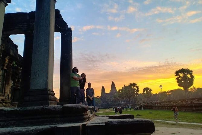 Small-Group Explore Angkor Wat Sunrise Tour with Guide - The Wonders of Bayon Temple