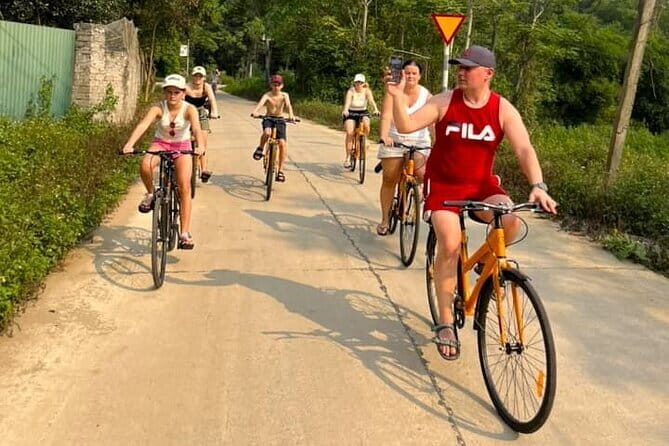 Small Group Tour Discover Thay Pagoda, Duong Lam Ancient Village - Exploring the Itinerary in Detail