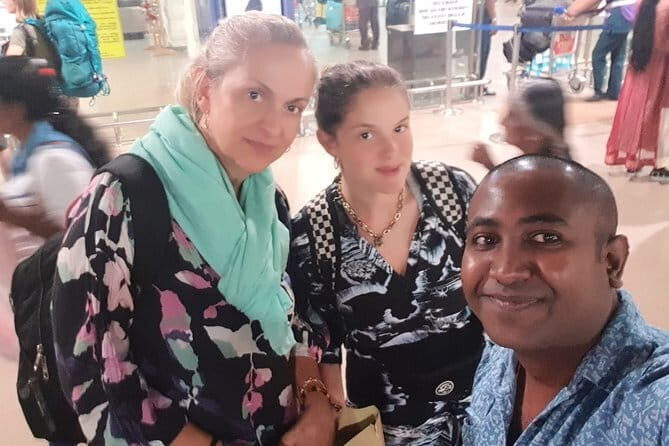 Sri Lanka Airport (BIA CMB) to Kandy Pickup And Drop|Private Transfer - The Drive to Kandy: What You’ll See and Feel