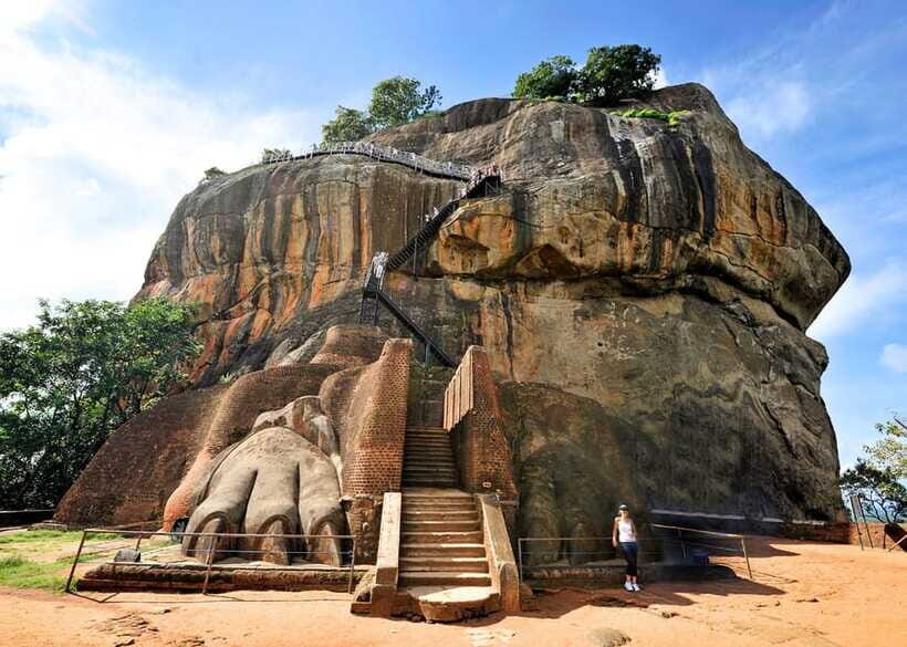 Sri Lanka Cultural Triangle Private 2-Day Tour+Wildlife Tour - Day 1 Highlights: Temples, Palaces, and Elephants
