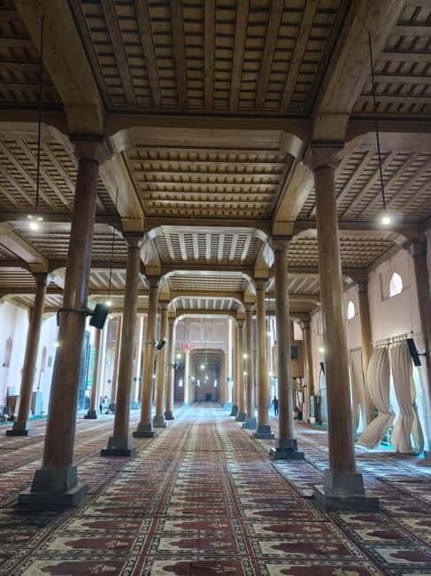 Srinagar: Private Old City and Mughal Gardens Guided Tour - Mughal Gardens: Nishat and Shalimar