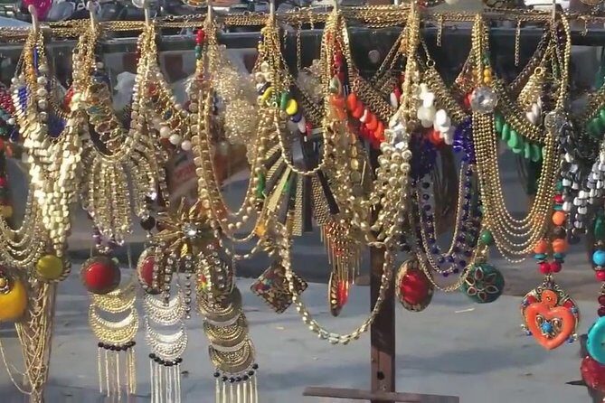 Street shopping in Agra - What to Expect During Your 3-Hour Tour