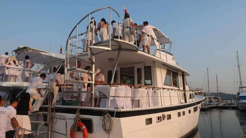 Subic: Sunset Dinner Yacht Cruise from Manila & Clark - Who Will Love This Cruise?