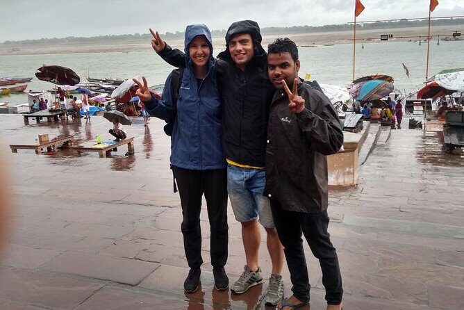 Sunrise in Banaras with Ganga Aarti (2 Hours Guided Walking Tour) - What Makes This Tour Stand Out