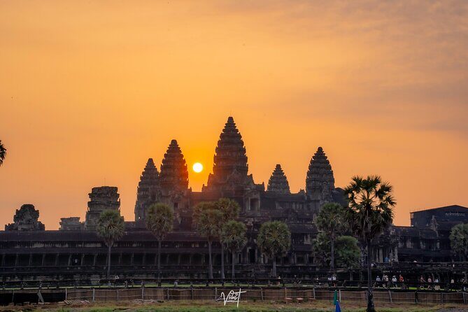 Sunrise Small Group Tour in Siem Reap - Transportation and Logistics