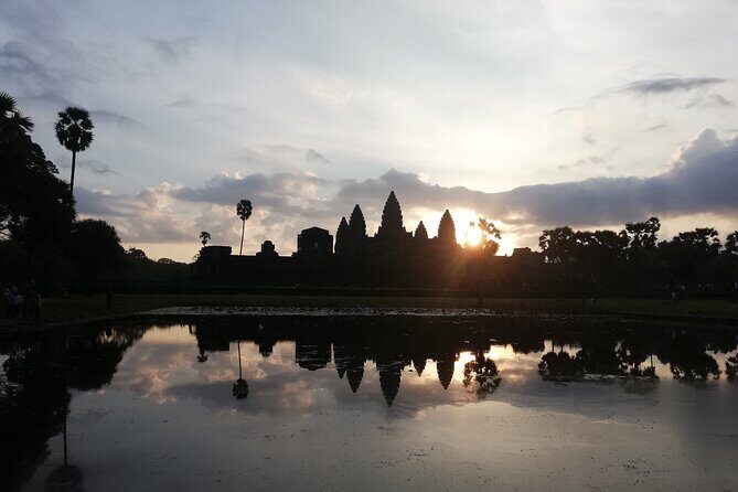 Sunrise Small Group Tour to Angkor Wat Temple - Who Is This Tour Best Suited For?